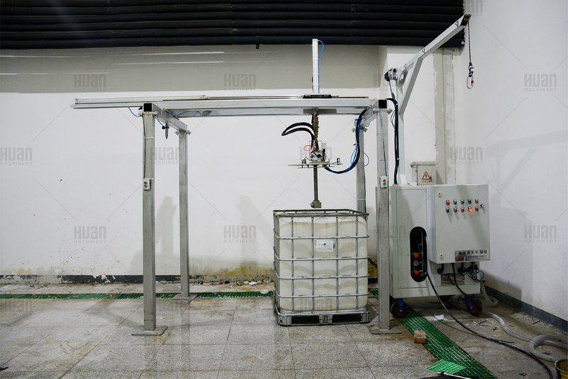 Automatic 1000liter IBC totes washer for cleaning of IBC tanks and ...